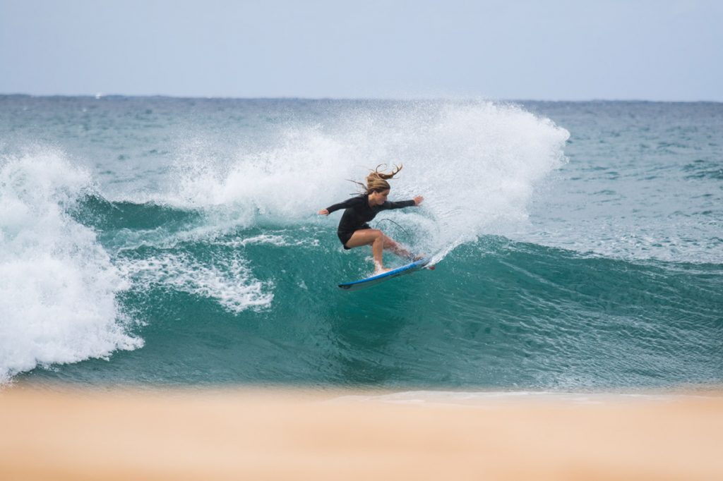 Caroline Marks Rips in RAW - Carvemag.com