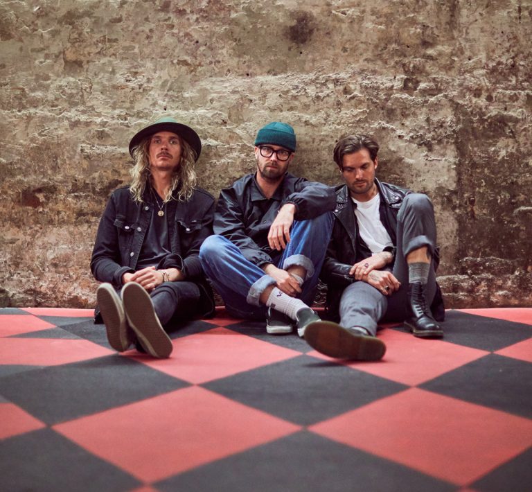 Sunset Sons are back. - Carvemag.com