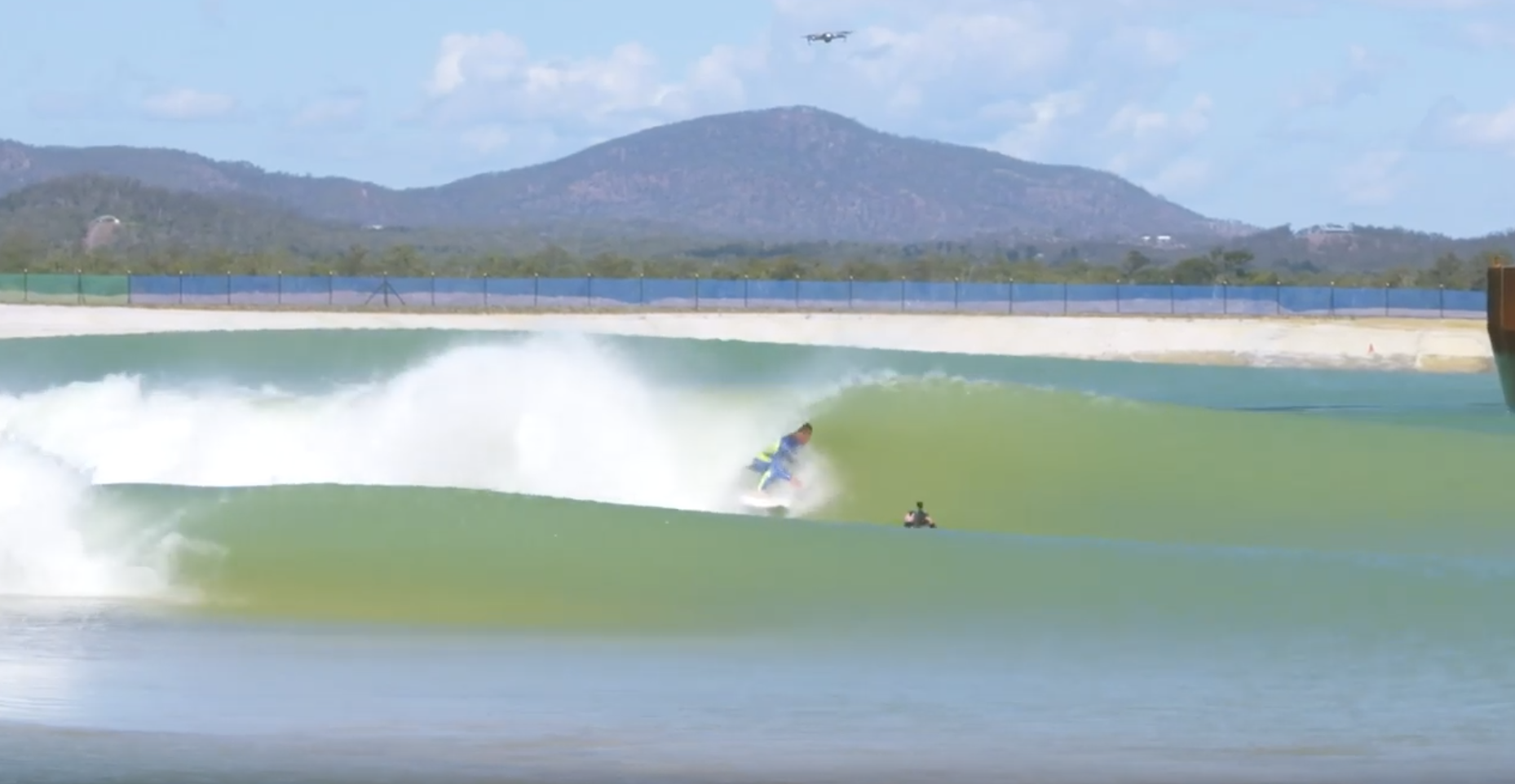 Occy surfs Occy's Peak at 5 Waves Surf Lakes - Carvemag.com
