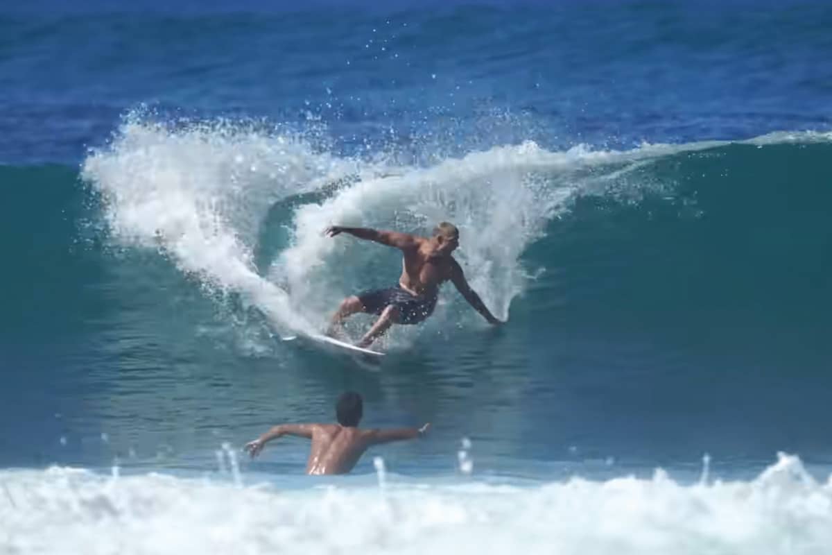 Mick Fanning & The Ho Family - Carvemag.com