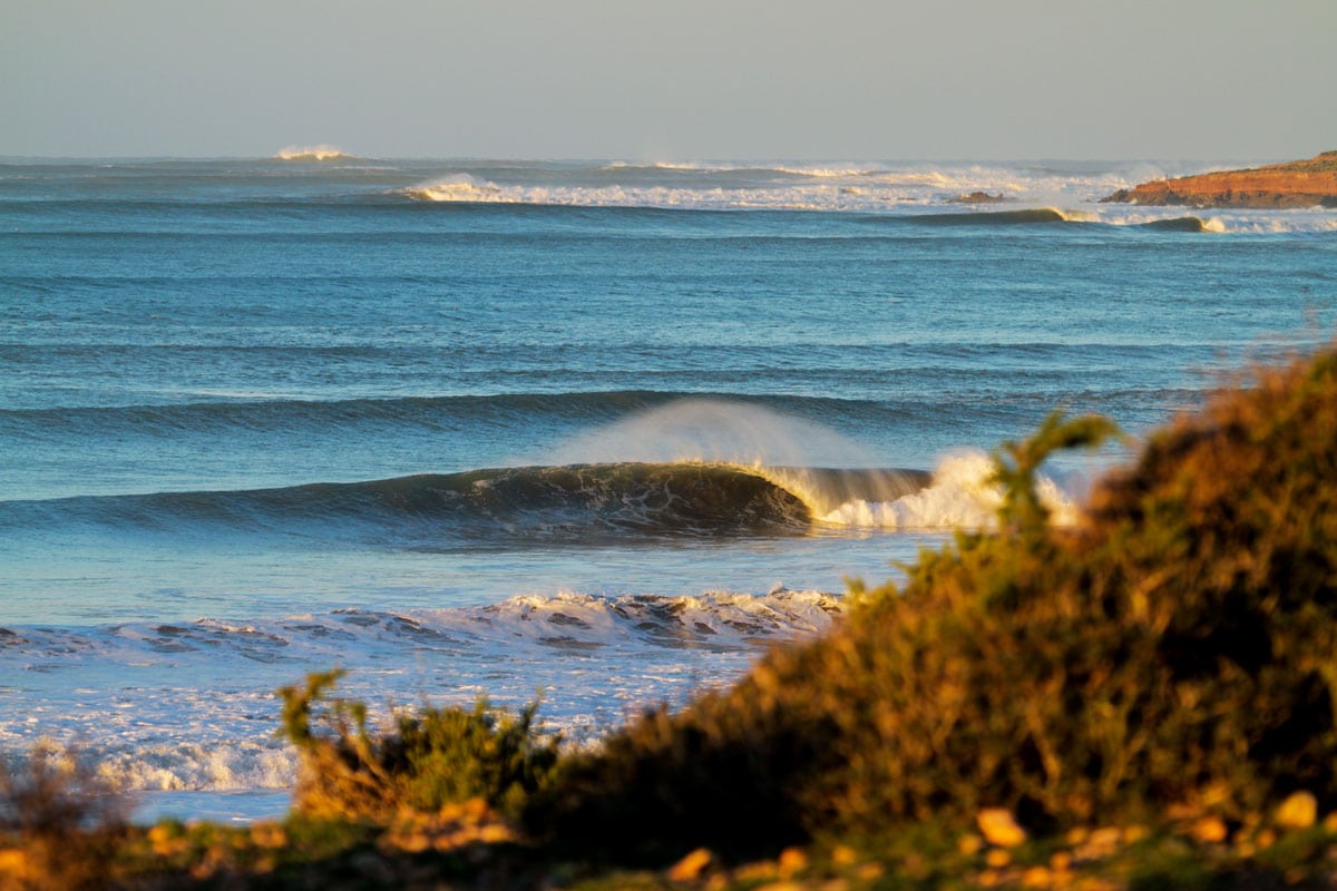 Spring Surf & Stay - Carvemag.com