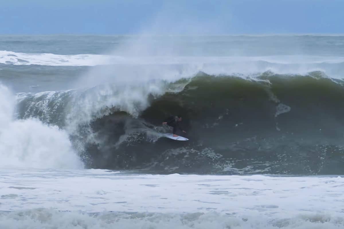 Best Lighthouse Swell In Years - Carvemag.com