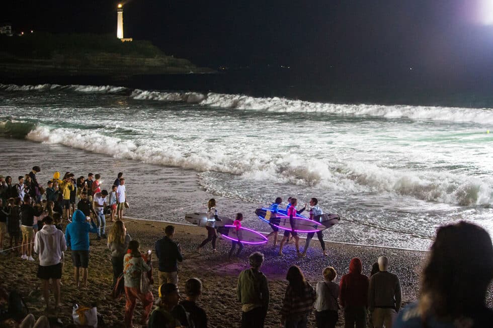 Night Surfing Returns to Anglet - Carvemag.com